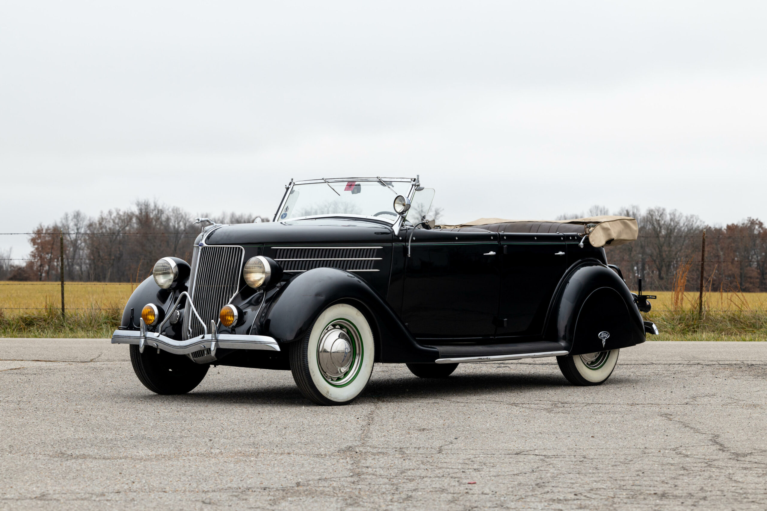 Ford - Vintage Cars Collector